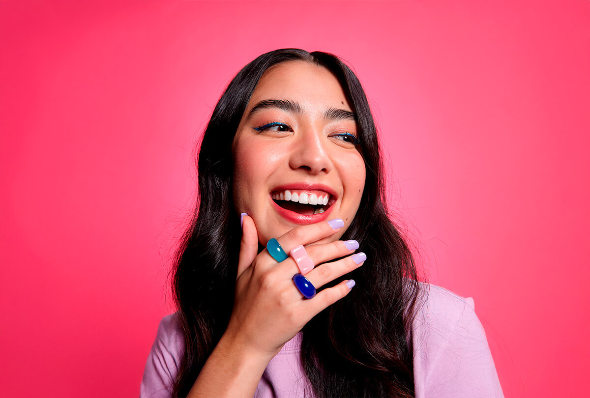 Como tirar unha postiça: 5 maneiras fáceis e seguras